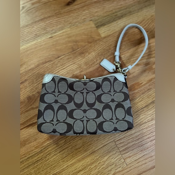 Coach | Bags | Coach In Signature Canvas Wristlet With Clasp Closure ...
